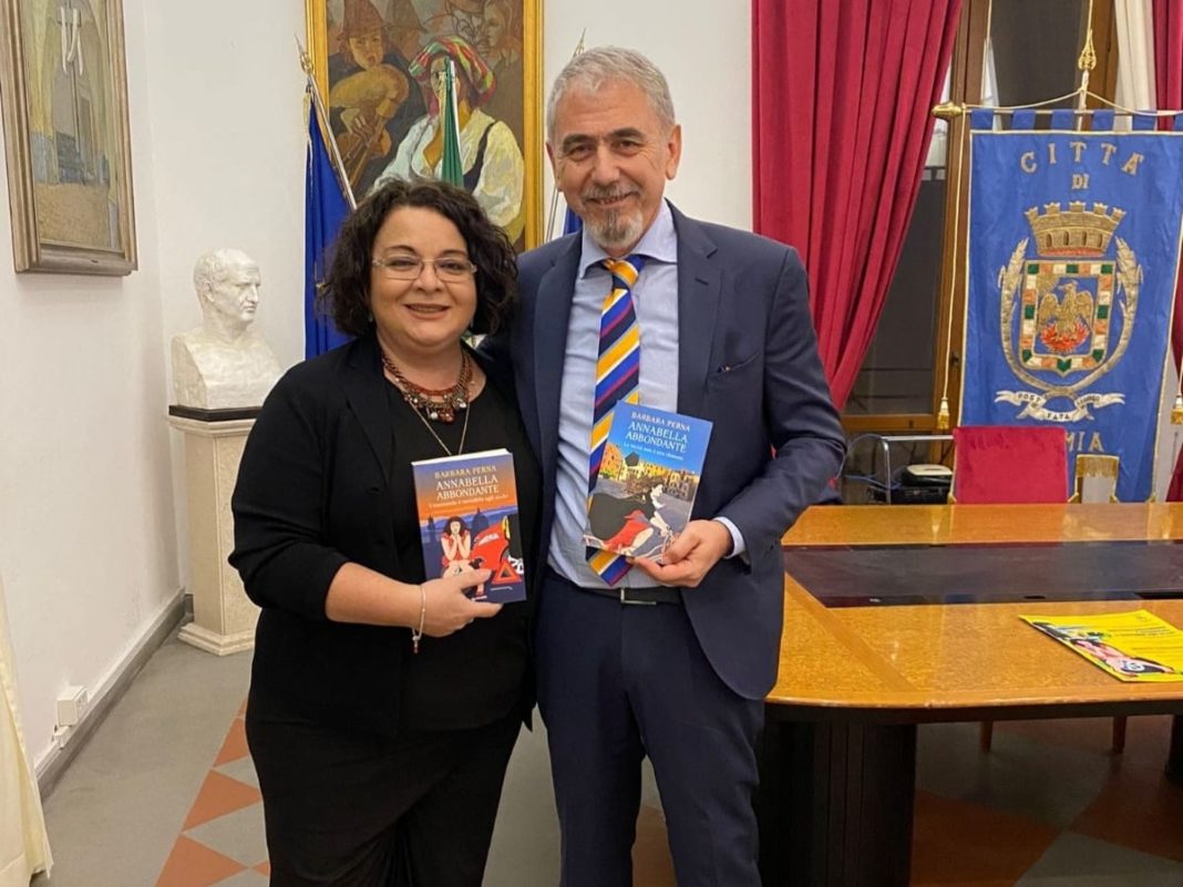 Formia, presentato il libro del magistrato Barbara Perna