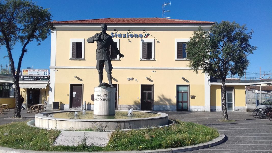 Cisterna, si ferma l'ascensore della stazione: due pendolari rimangono ...