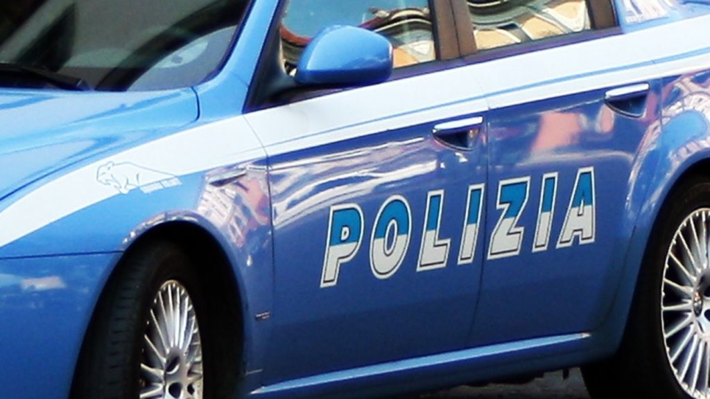 Pordenone, pontino uccide il suocero a cocci di bottiglia e sassi